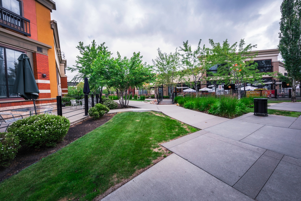 BGO | Canadian Real Estate Management